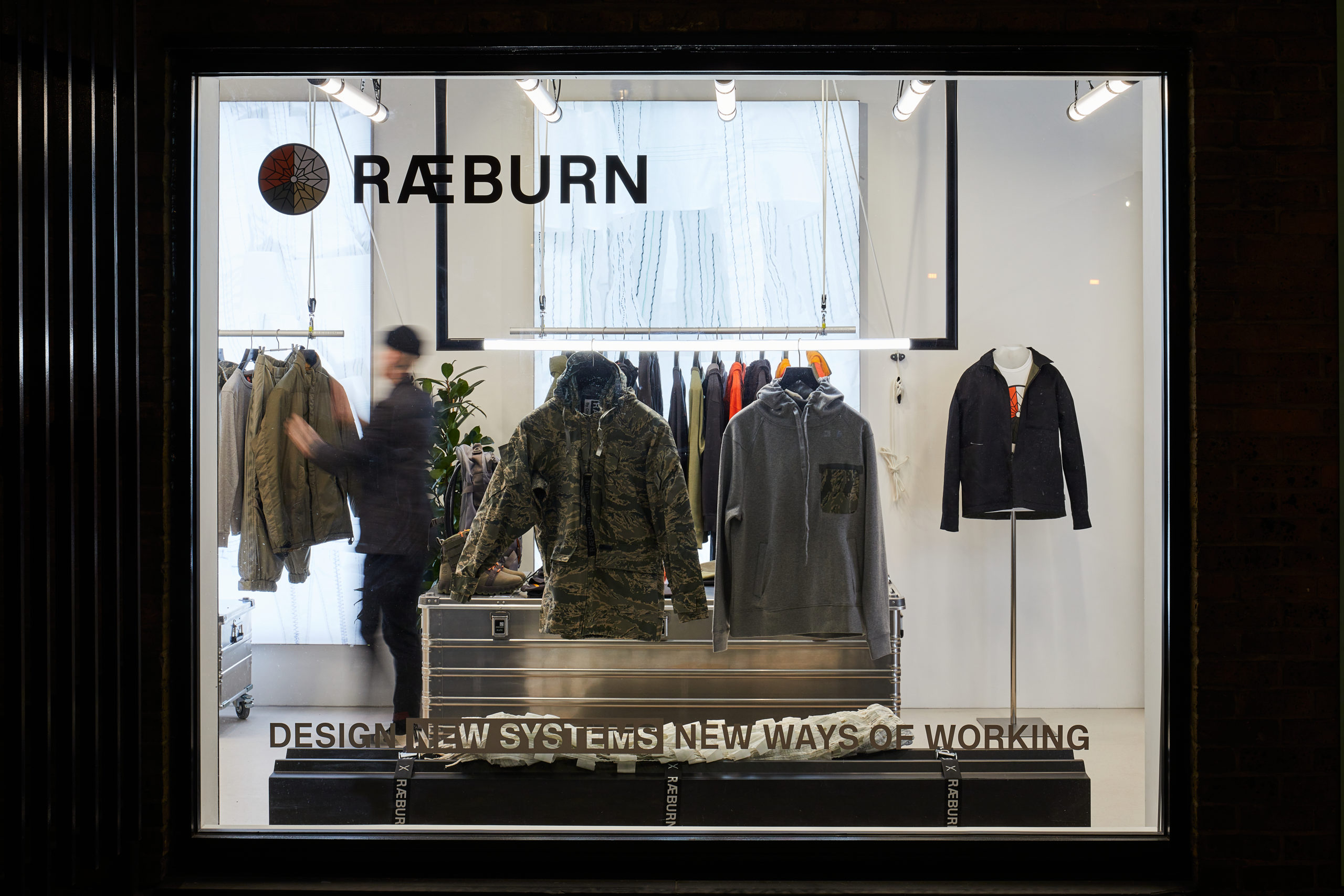 Raeburn - Mega Creative